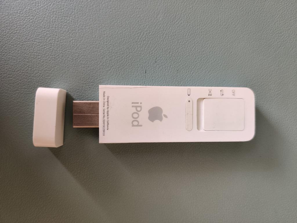 1st Gen iPod Shuffle 512mb, Audio, Portable Audio Accessories on Carousell