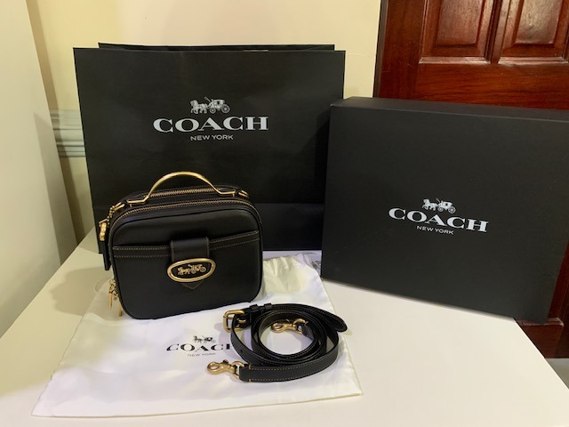 Coach Riley LunchBag Black Leather, Women's Fashion, Bags & Wallets ...