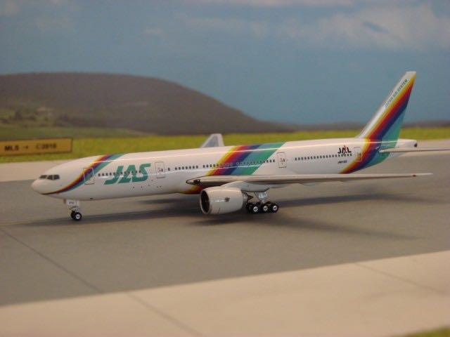 Phoenix Models Japan Air System (JAS) Boeing B777-200 JA010D 1:400, Hobbies & Toys, Toys & Games ...