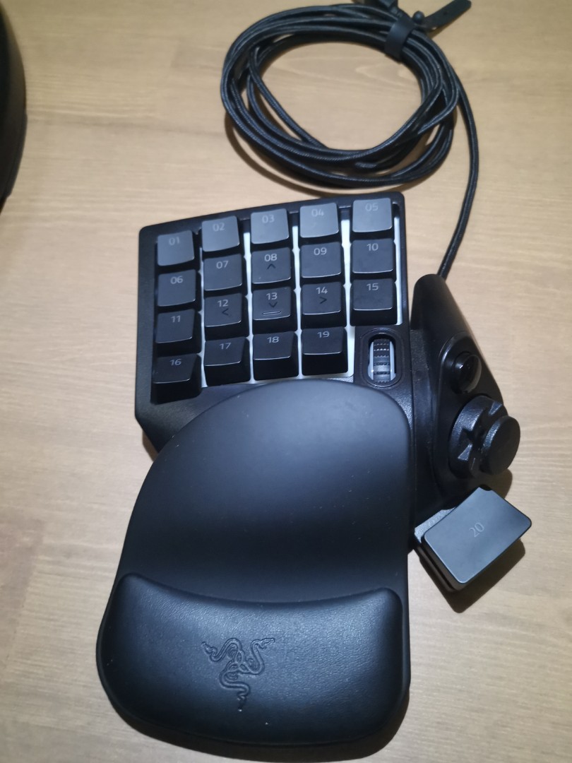 Razer Tartarus v2 "half keyboard", Toys & Games, Video Gaming, Gaming ...