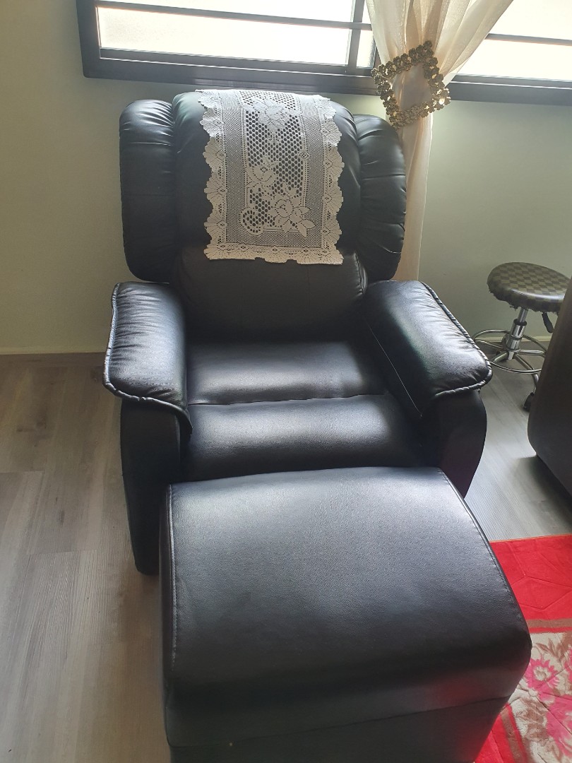 Reflex sofa, Furniture & Home Living, Furniture, Chairs on Carousell