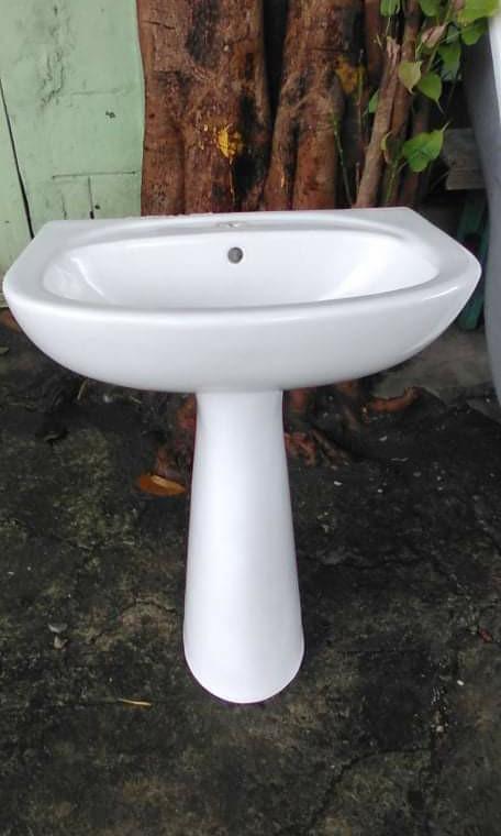 Table top lavatory and Lavatory with Pedestal, Furniture & Home Living ...