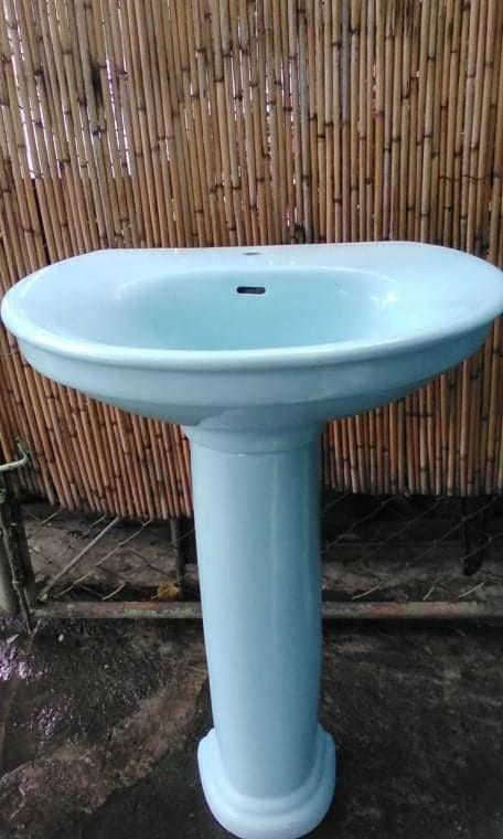 Table top lavatory and Lavatory with Pedestal, Furniture & Home Living ...