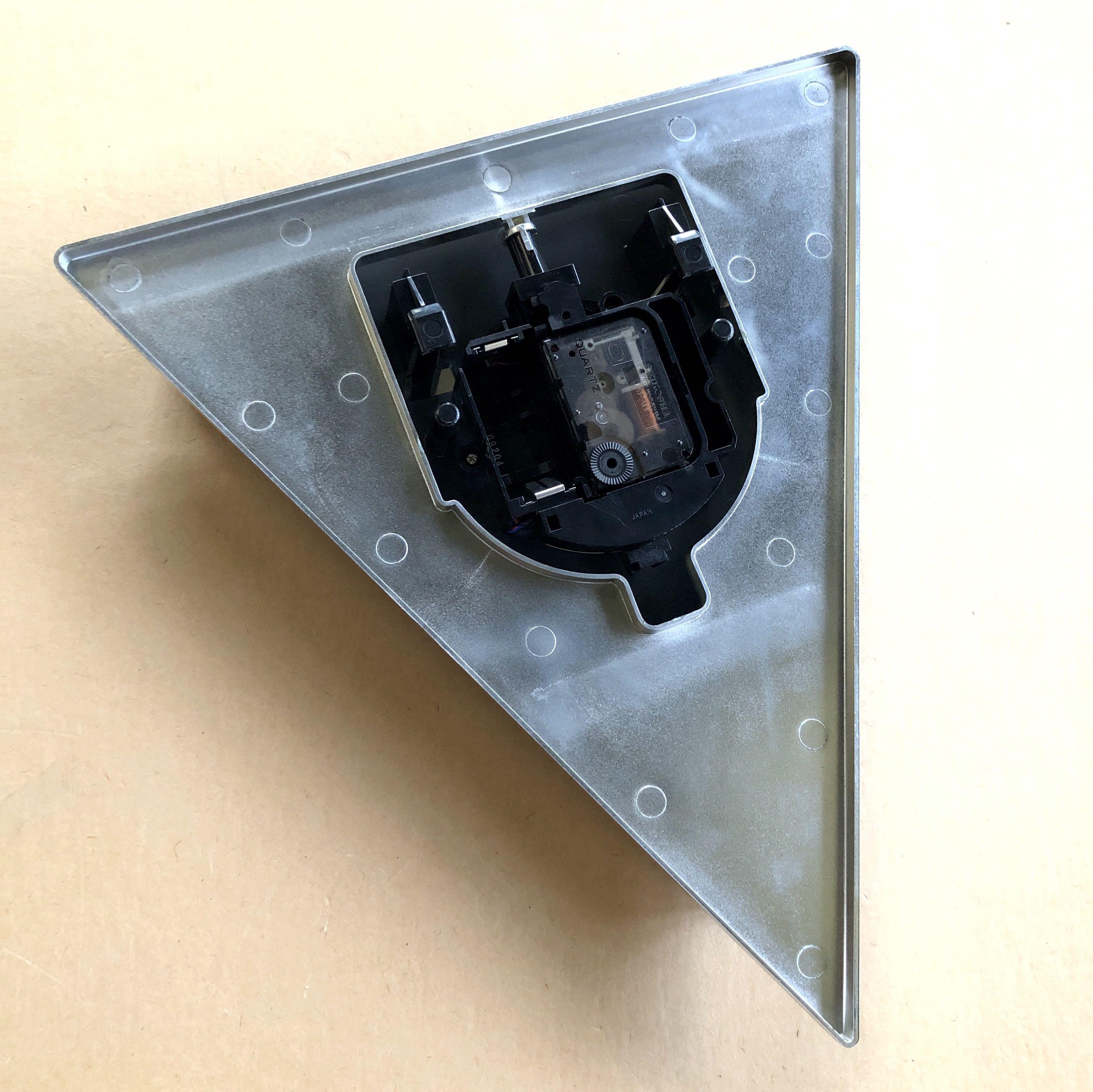 SEIKO Pendulum Triangle Wall Clock - Vintage - Rare 搖擺鐘, 興趣及遊戲, 收藏品及紀念品 ...