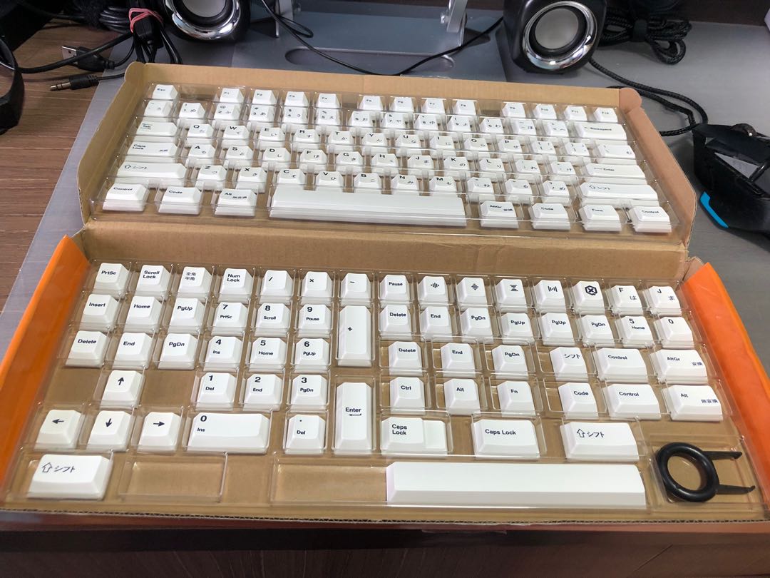 White PBT Keycaps with Hiragana Sublegends, Computers & Tech, Parts ...