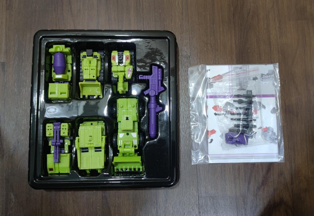 DX9 War in Pocket Hulkie (Transformers 3rd Party Legends Devastator ...