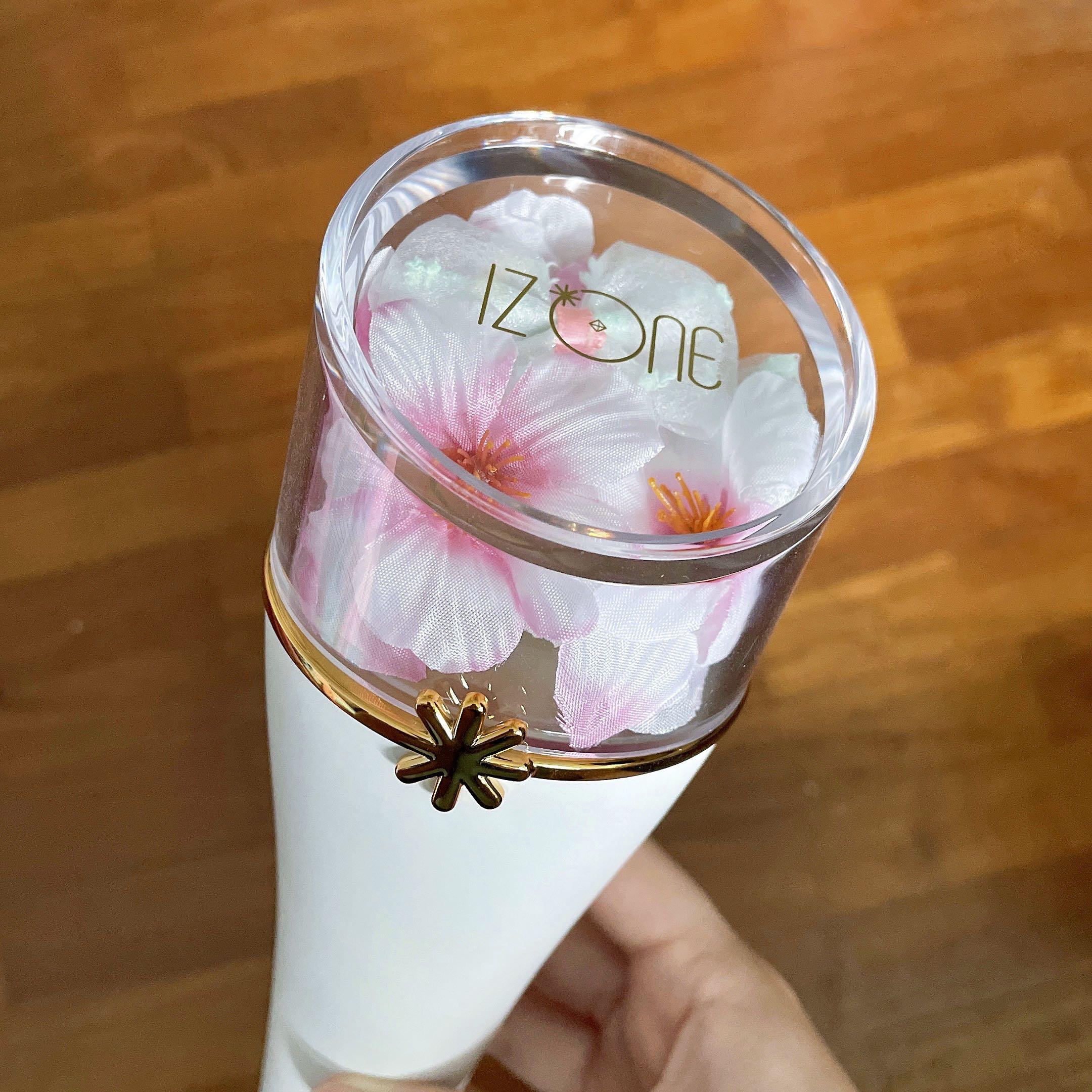 iz*one izone official lightstick, Hobbies & Toys, Memorabilia ...