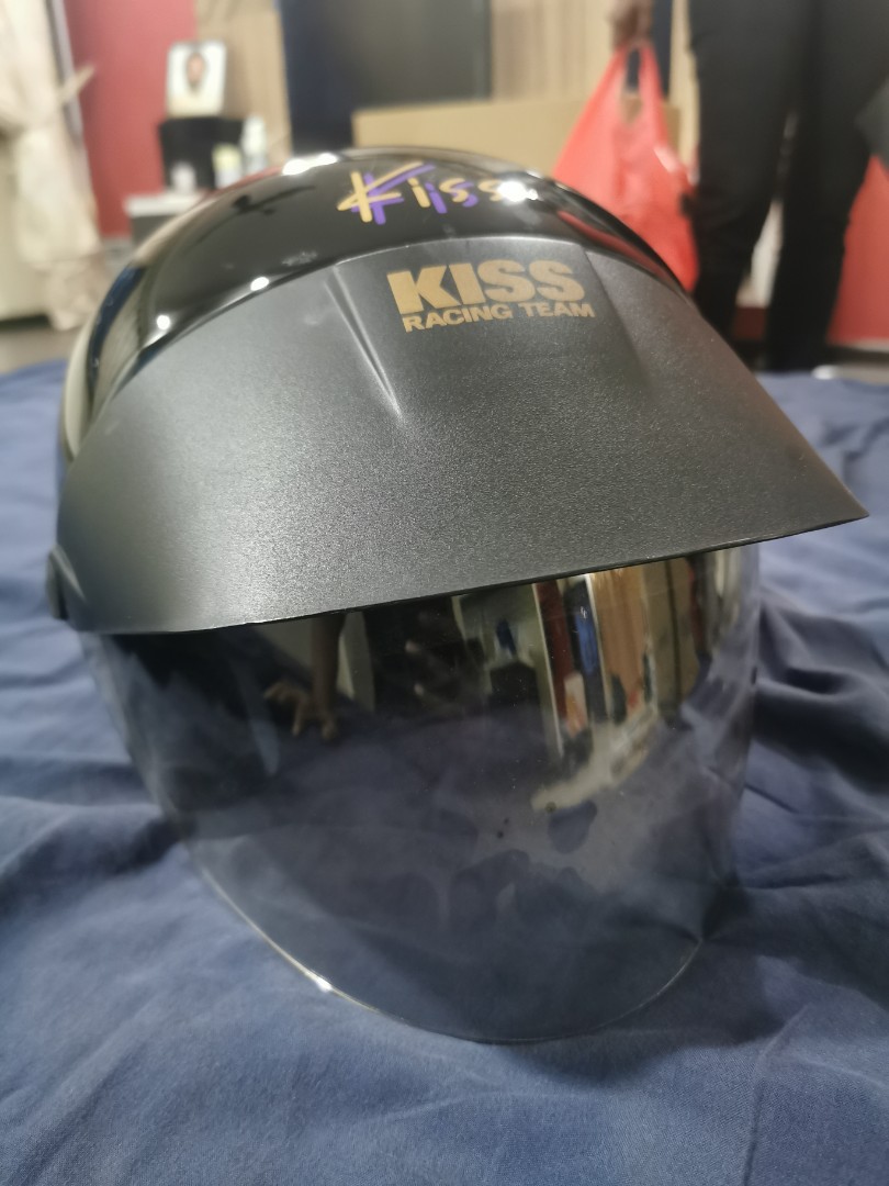 Kiss helmet, Motorcycles, Motorcycle Accessories on Carousell