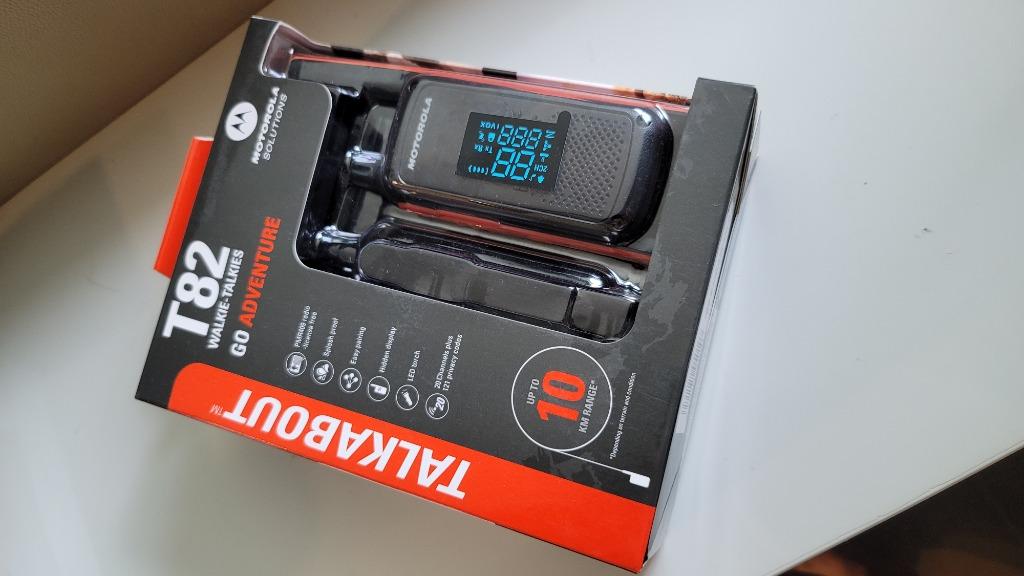MOTOROLA TLKR T82對講機Walkietalkie 409MHZ 500mW FRS, 手提電話, 對講機 - Carousell
