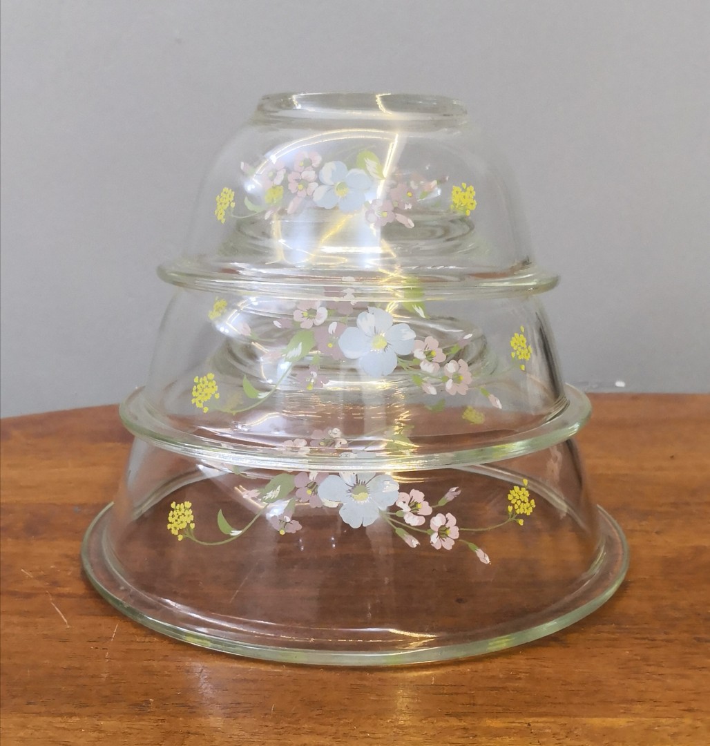 Pyrex Iwaki mixing bowl 3, Furniture & Home Living, Kitchenware ...