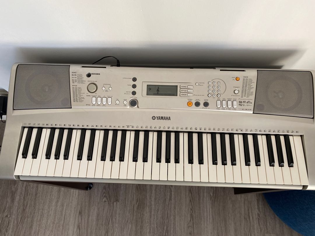 Yamaha electronic keyboard PSR E303, Hobbies & Toys, Music & Media, Musical Instruments on Carousell