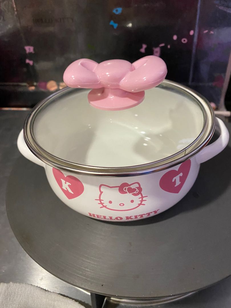 Hello Kitty Pot. 16 cm, Furniture & Home Living, Kitchenware ...