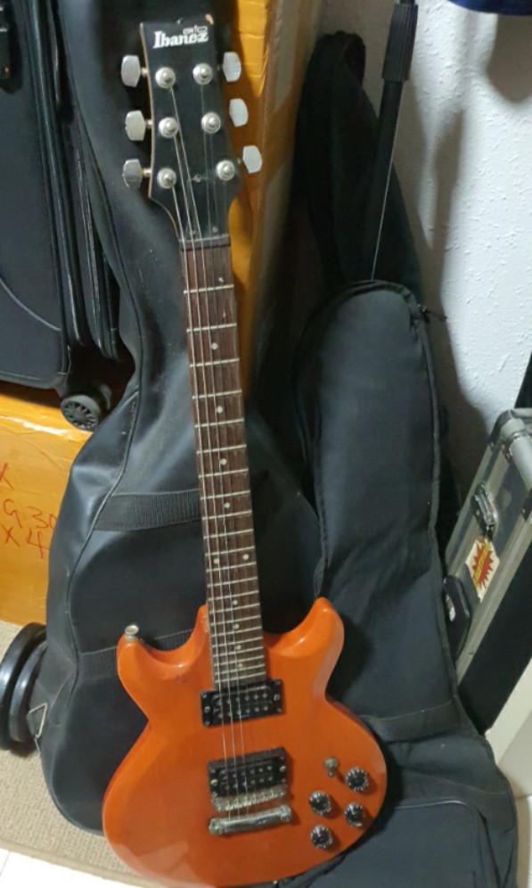 Ibanez GIO GAX 70, Hobbies & Toys, Music & Media, Musical Instruments ...