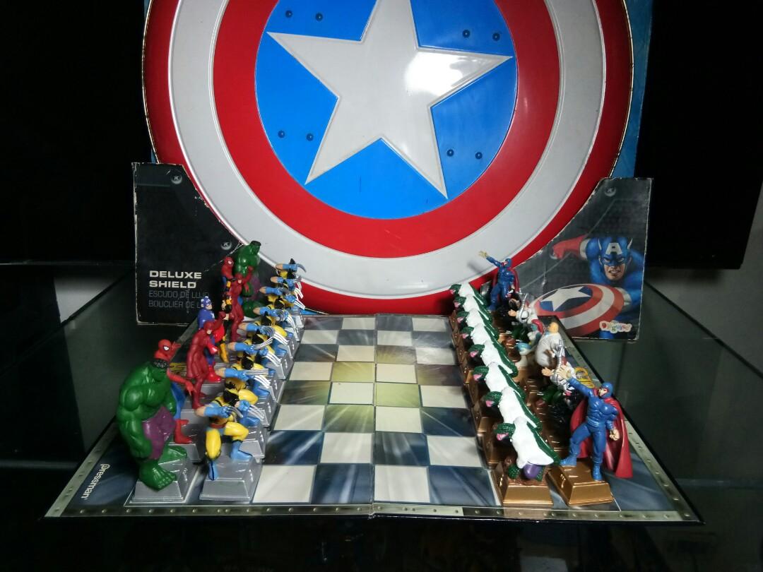 Marvel Comics Heroes 32 Piece Chess Set (Captain America Wolverine ...