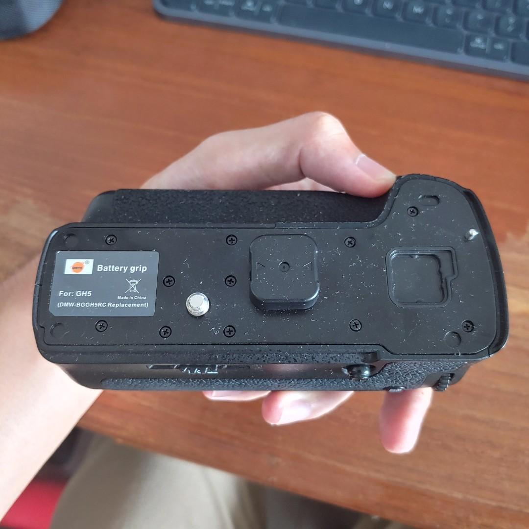 Panasonic battery grip for GH5 GH5s, Photography, Video Cameras on ...