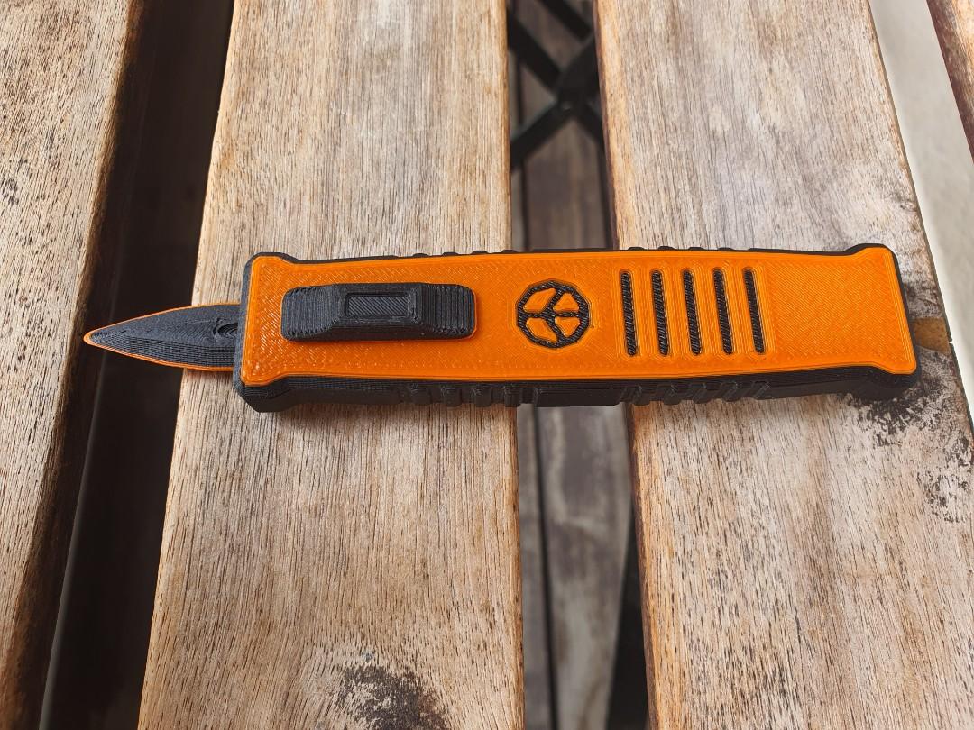 Toy Double Action OTF Tactical Switchblade, Hobbies & Toys, Toys ...