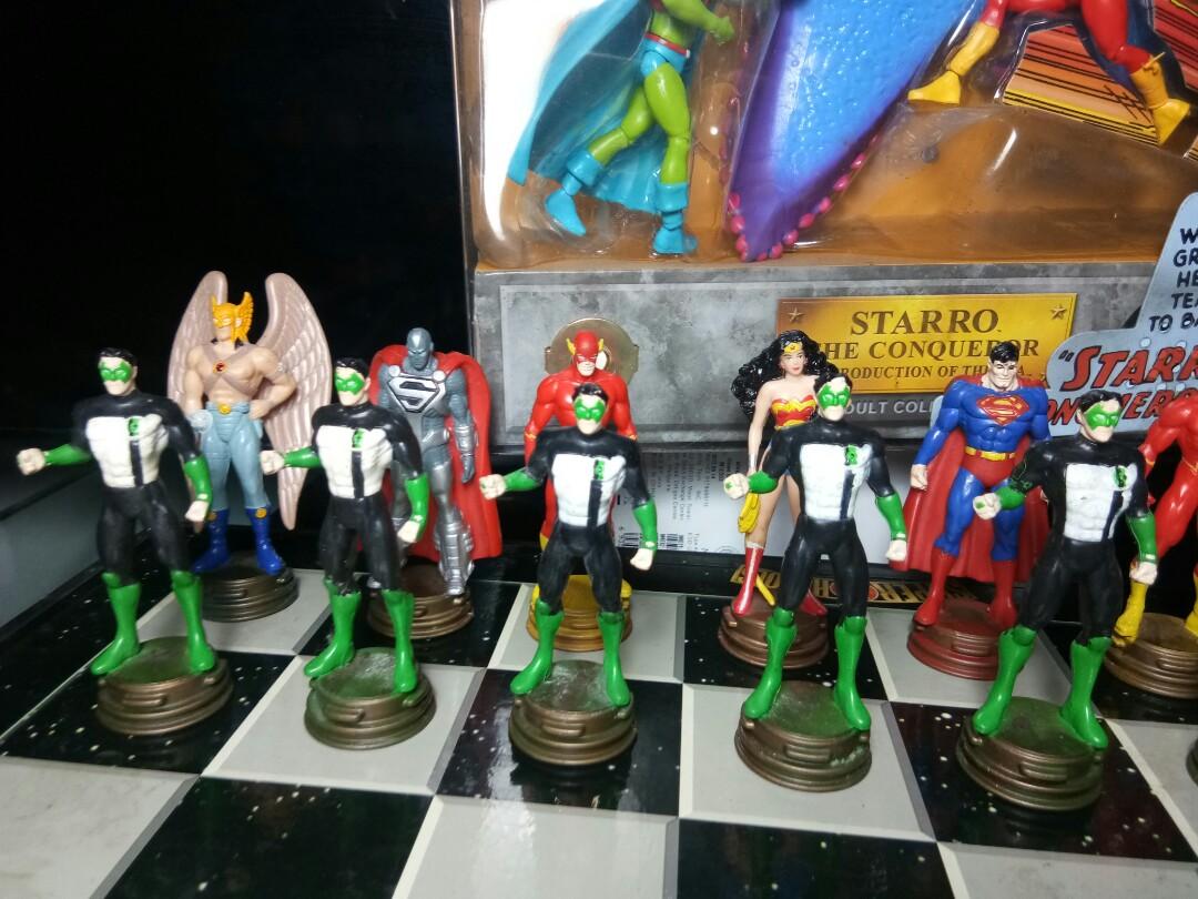 DC Super Heroes Special Collection Chess Set (Year 2000) UnitedLabels ...