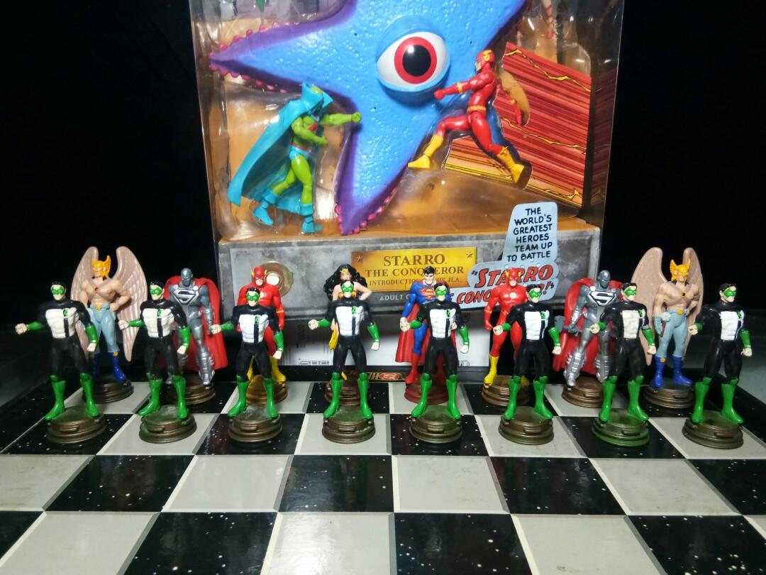 DC Super Heroes Special Collection Chess Set (Year 2000) UnitedLabels ...