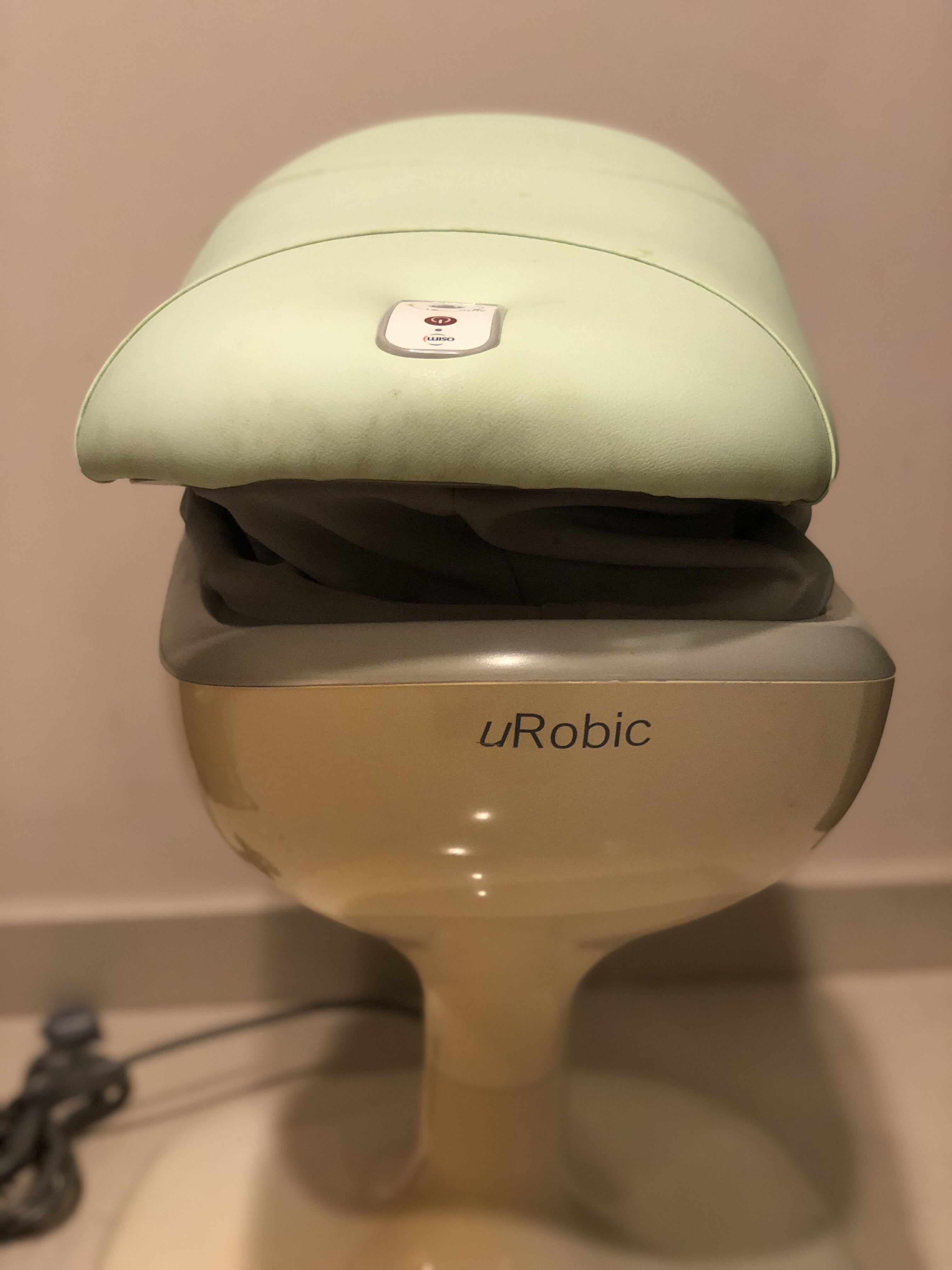 Osim uRobic, Health & Nutrition, Massage Devices on Carousell
