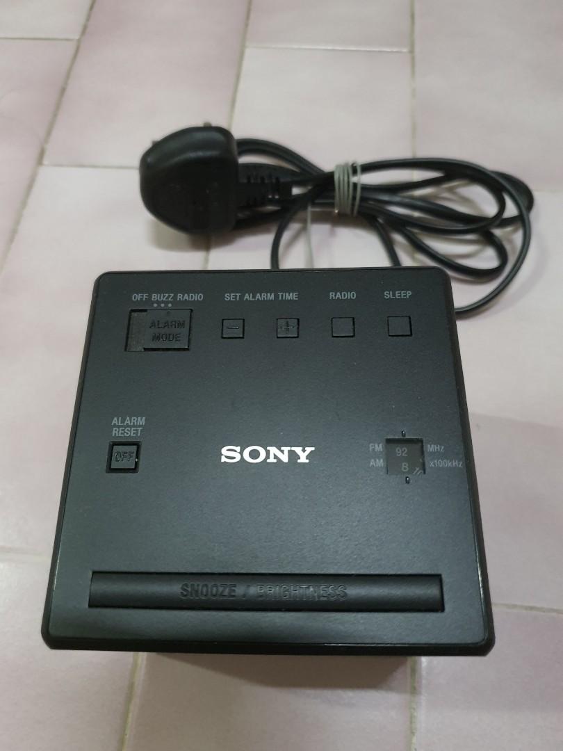 Sony Digital Cube AM/FM Radio Clock, Audio, Portable Music Players on ...