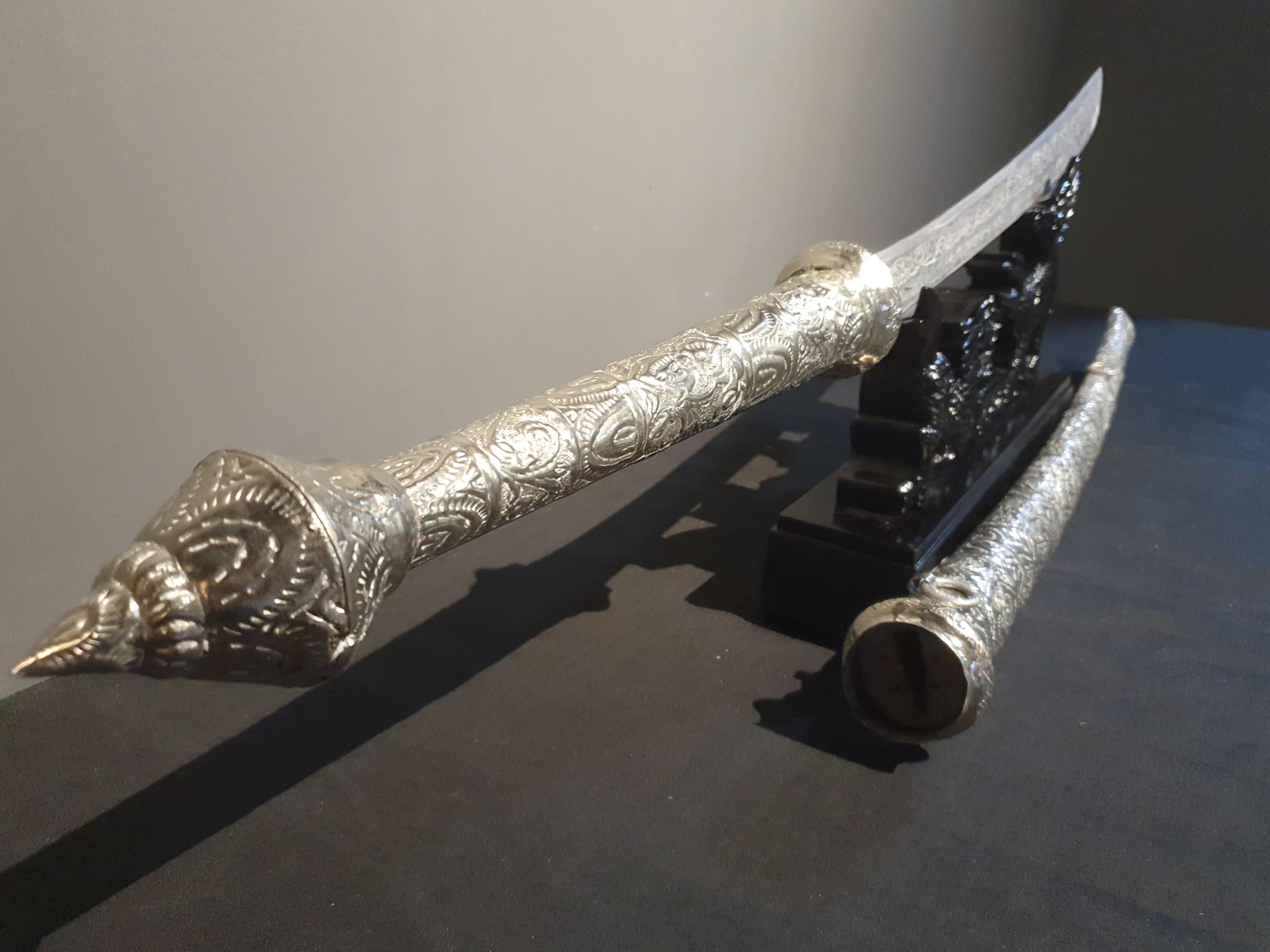 Dab laos ( ancient laos warrior sword silver), Women's Fashion, Jewelry ...