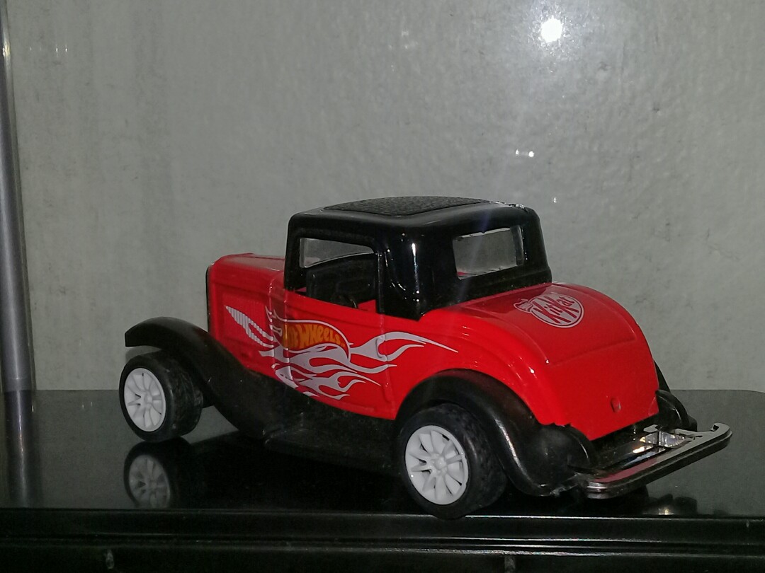 Hotwheels Kit Kat Classic Car, Hobbies & Toys, Toys & Games on Carousell