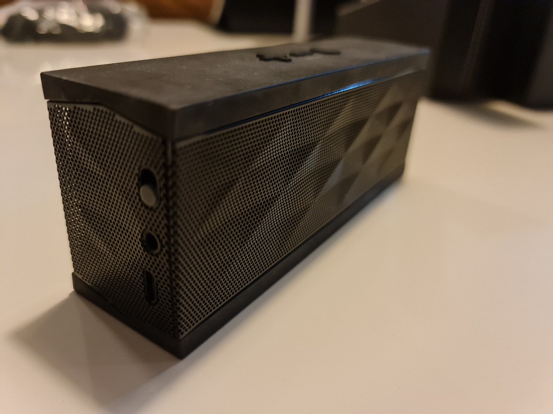 Jawbone speaker, Audio, Soundbars, Speakers & Amplifiers on Carousell