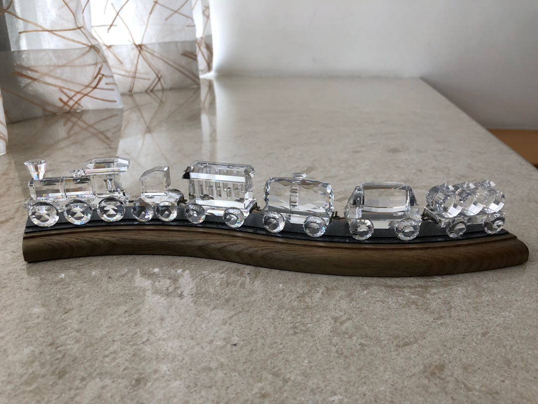 Swarovski Locomotive 7 piece Train Set Including Original Track, 興趣及遊戲 ...
