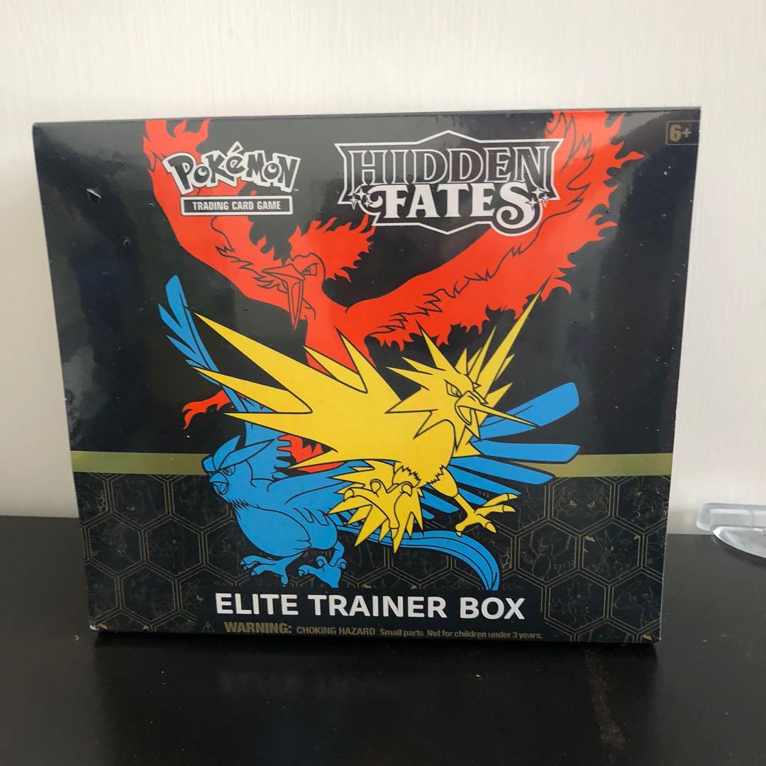 美版 Hidden Fates ETB 原盒, 興趣及遊戲, 玩具 & 遊戲類 - Carousell