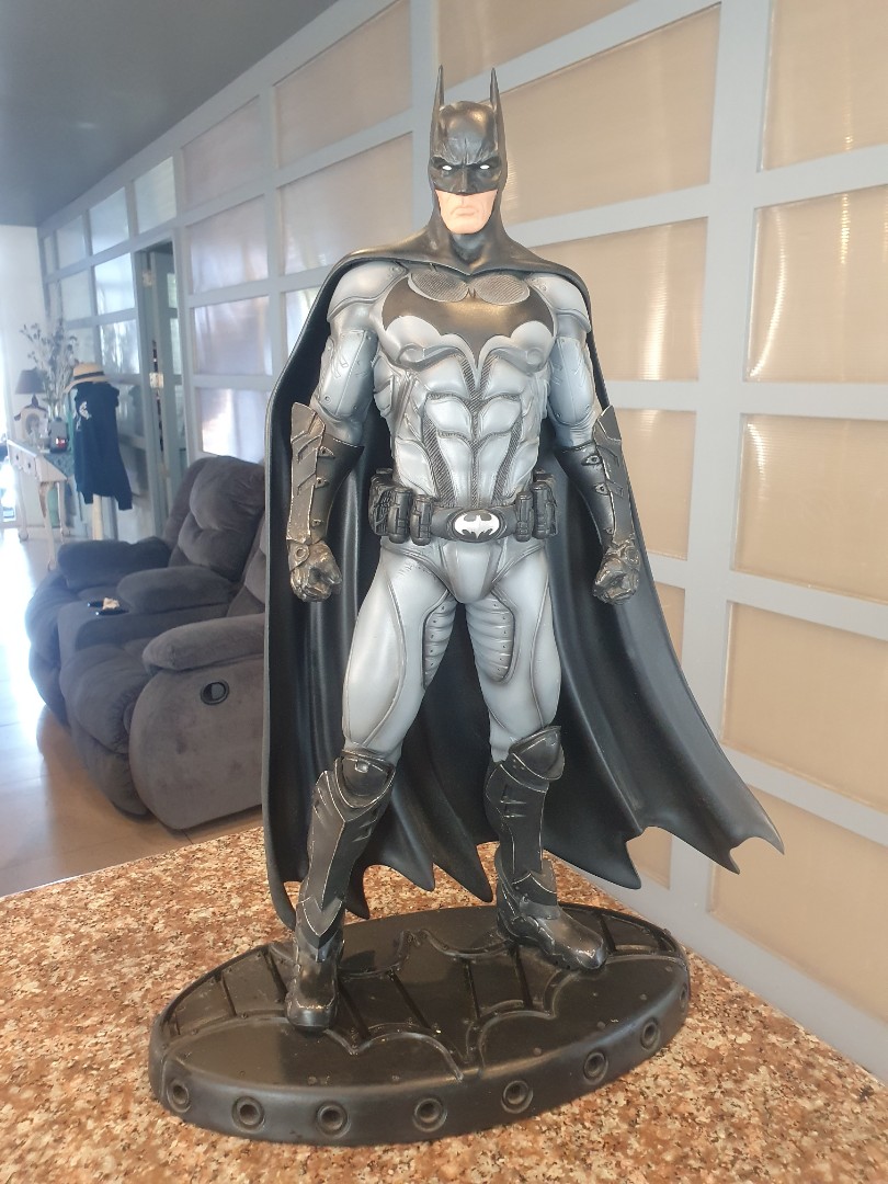 Batman dc statue 1/4 scale, Hobbies & Toys, Memorabilia & Collectibles ...