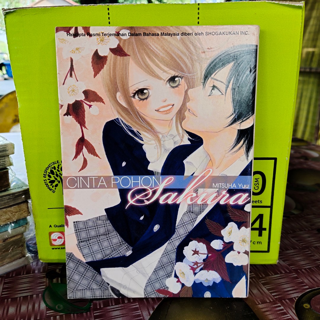 Cinta Pohon Sakura/Mitsuha Yuu #28, Hobbies & Toys, Books & Magazines, Comics & Manga on Carousell