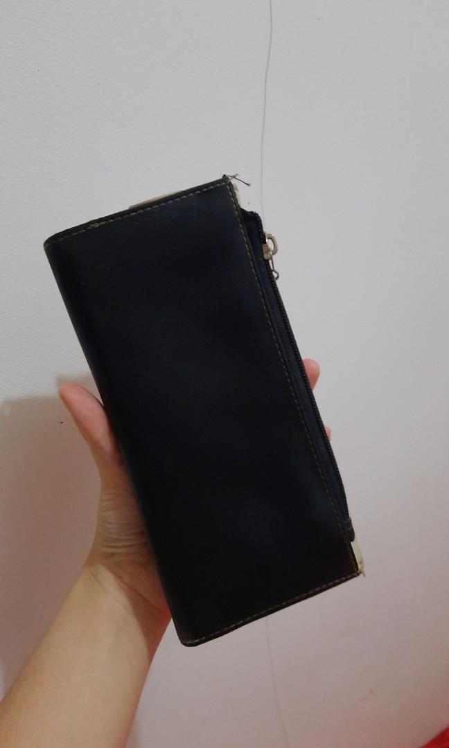 Dompet Milk Teddy, Fesyen Wanita, Tas & Dompet di Carousell