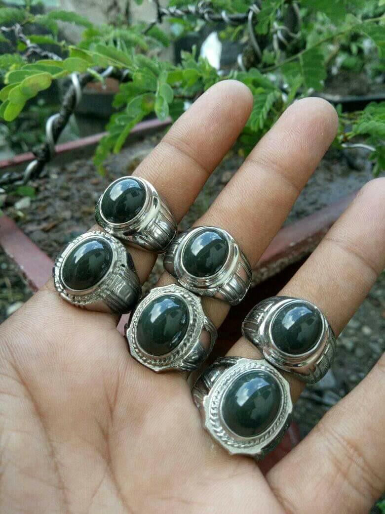 Lightning Stone. Batu Petir / Gigi Petir, Everything Else on Carousell