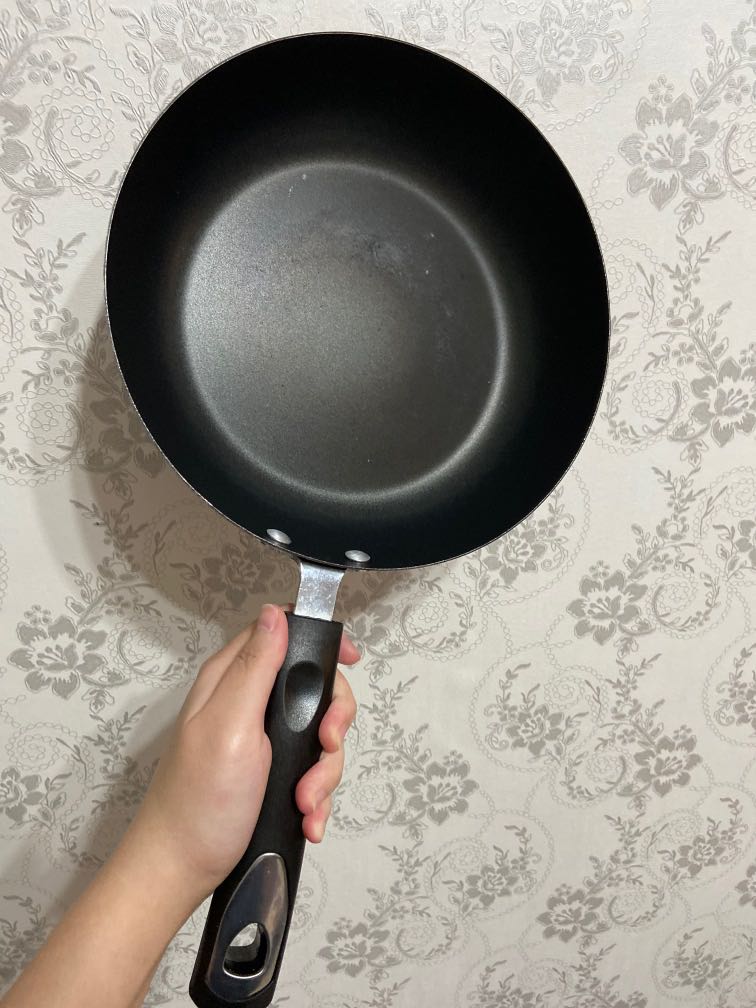 Miniso Frying Pan - self-collect, Furniture & Home Living, Kitchenware ...