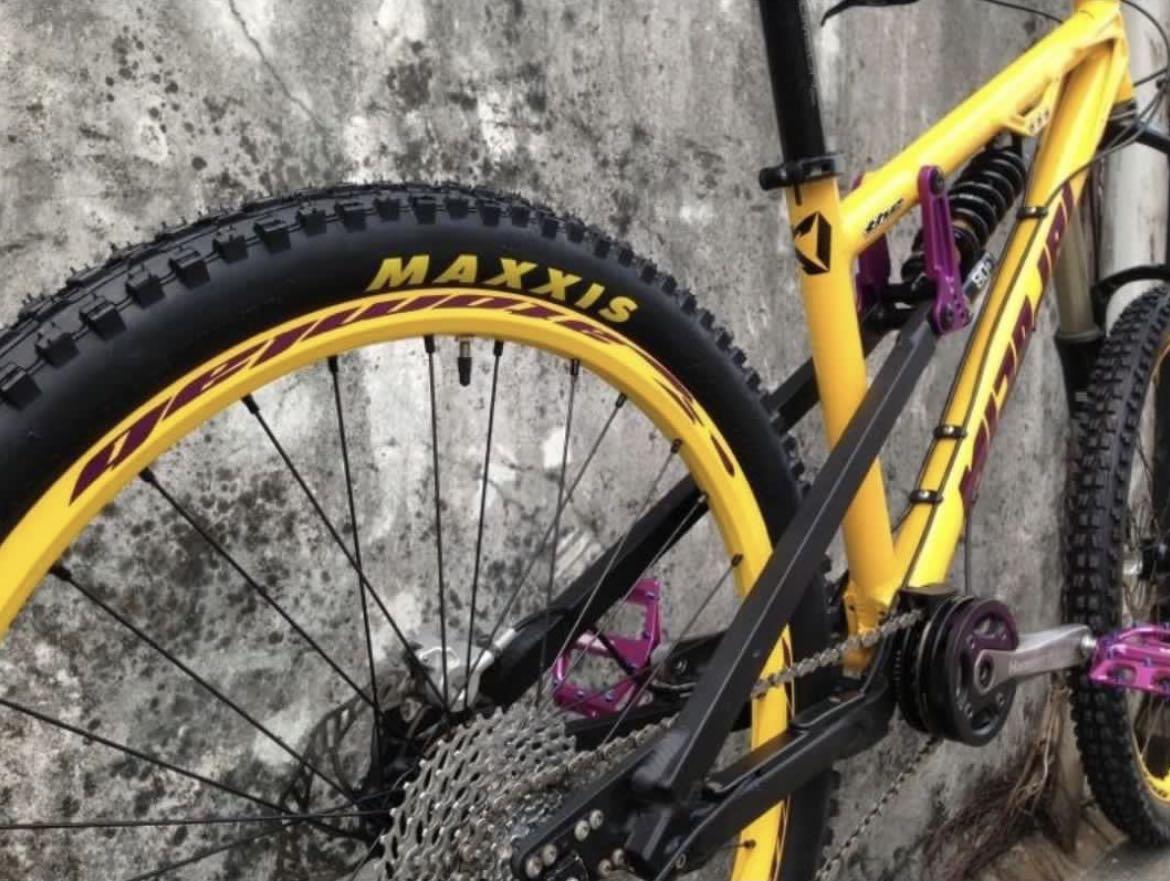 Nicolai Helius AM/DH full suspension with canecreek DB rear suspension ...