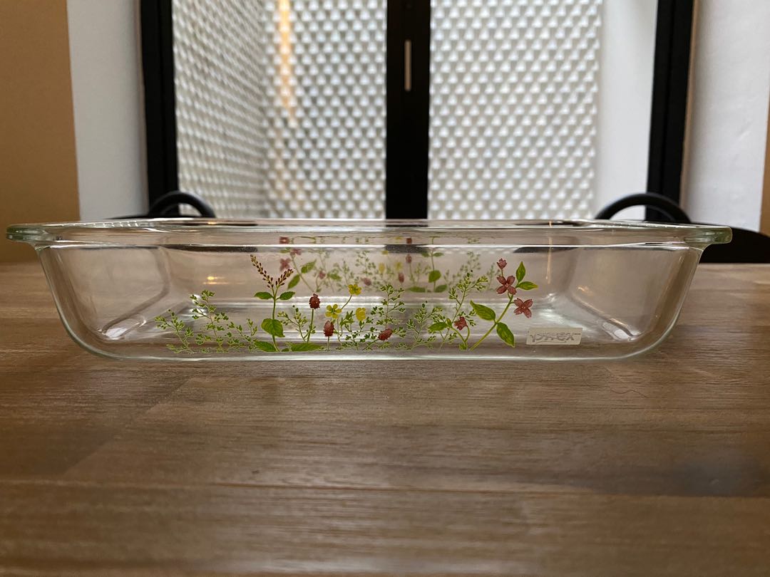 Pyrex Dish 11x8in, Everything Else on Carousell