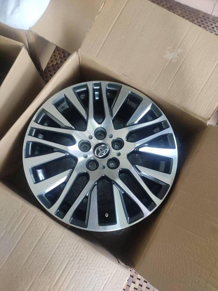 Rim ori Toyota Vellfire Alphard 18, Auto Accessories on Carousell