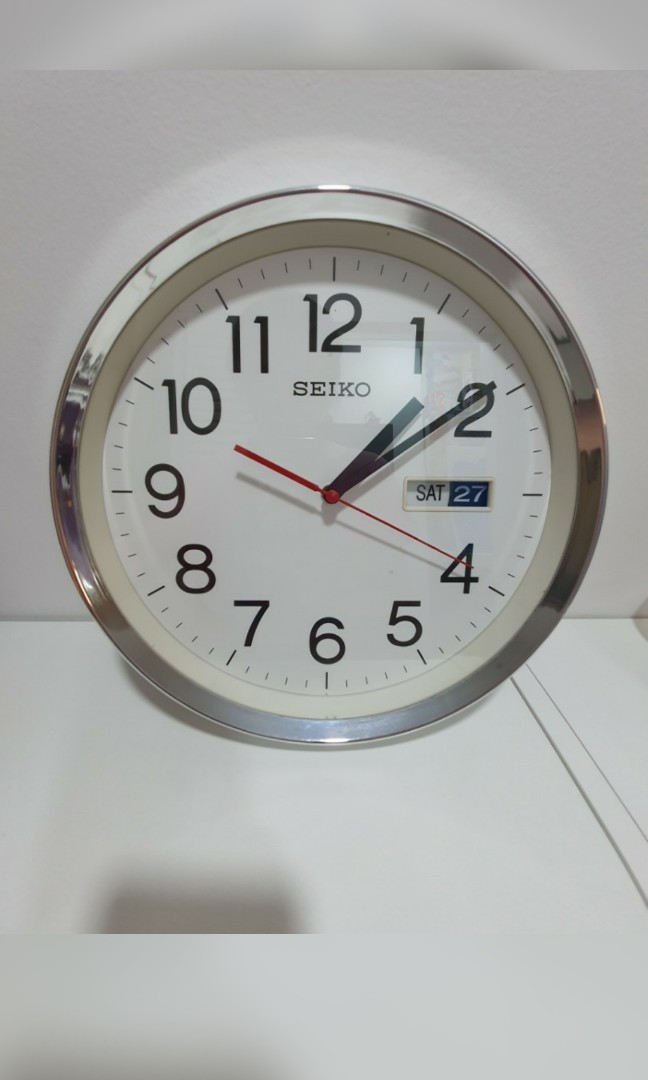 Seiko clock, Furniture & Home Living, Home Decor, Wall Decor on Carousell
