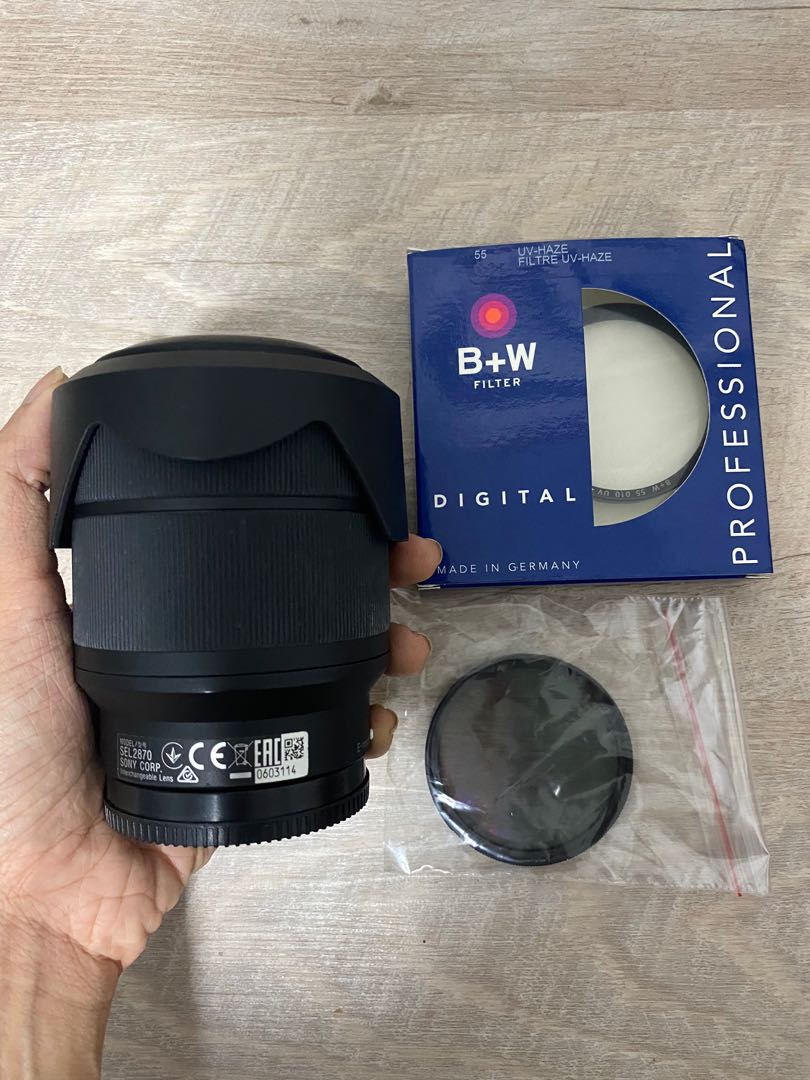Sony SEL2870, Photography, Lens & Kits on Carousell