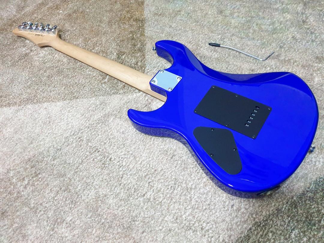 Yamaha Stratocaster ERG 121C Electric Guitar Blue Metallic Finish with ...