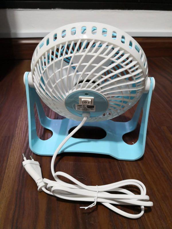 6’’ desk fan, Furniture & Home Living, Lighting & Fans, Fans on Carousell