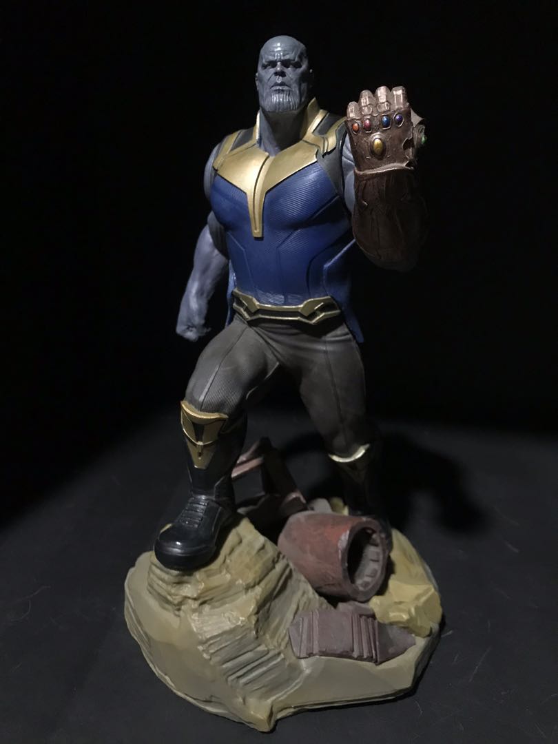 Diamond Select (Gallery) THANOS Statue, Hobbies & Toys, Toys & Games on ...