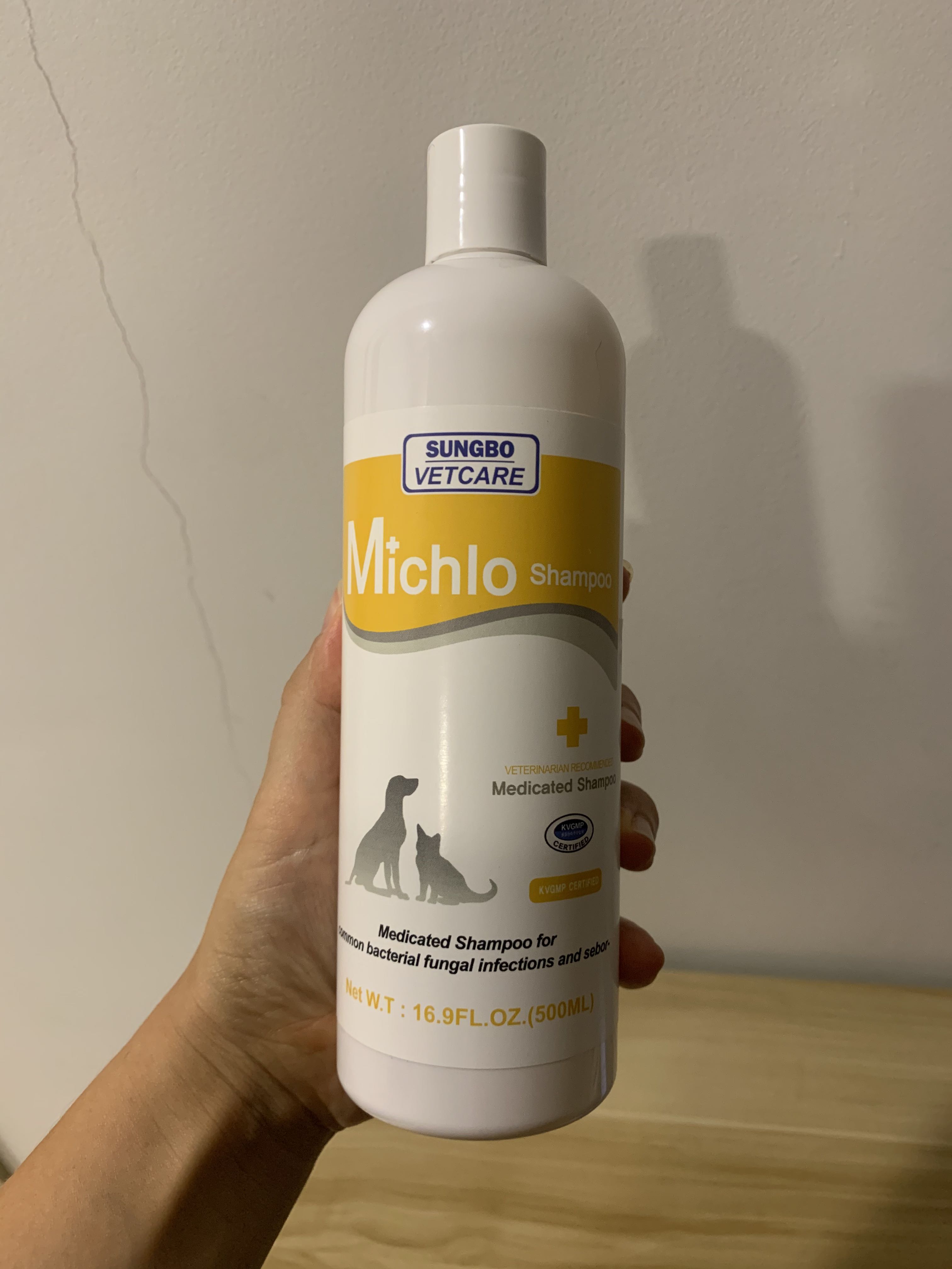 Michlo Pet Shampoo, Pet Supplies, Health & Grooming on Carousell