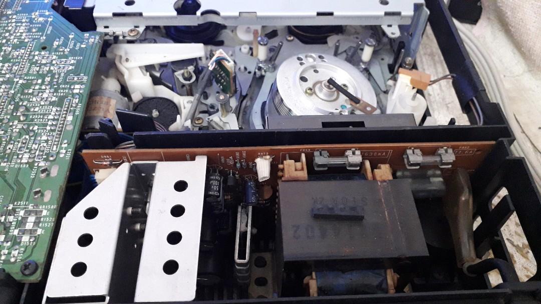 HITACHI VHS/VCR/Video Cassette Player/Recorder, Audio, Portable Music ...