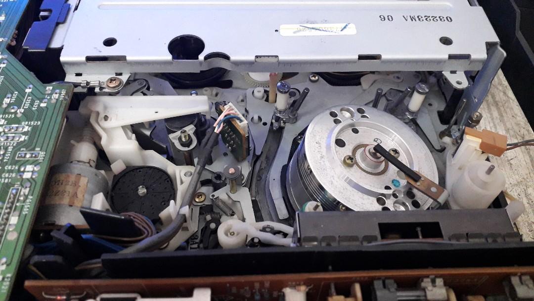 HITACHI VHS/VCR/Video Cassette Player/Recorder, Audio, Portable Music ...