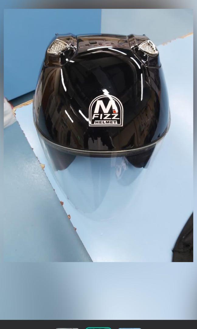 Mfizz Evo 2 L, Motorcycles, Motorcycle Apparel on Carousell