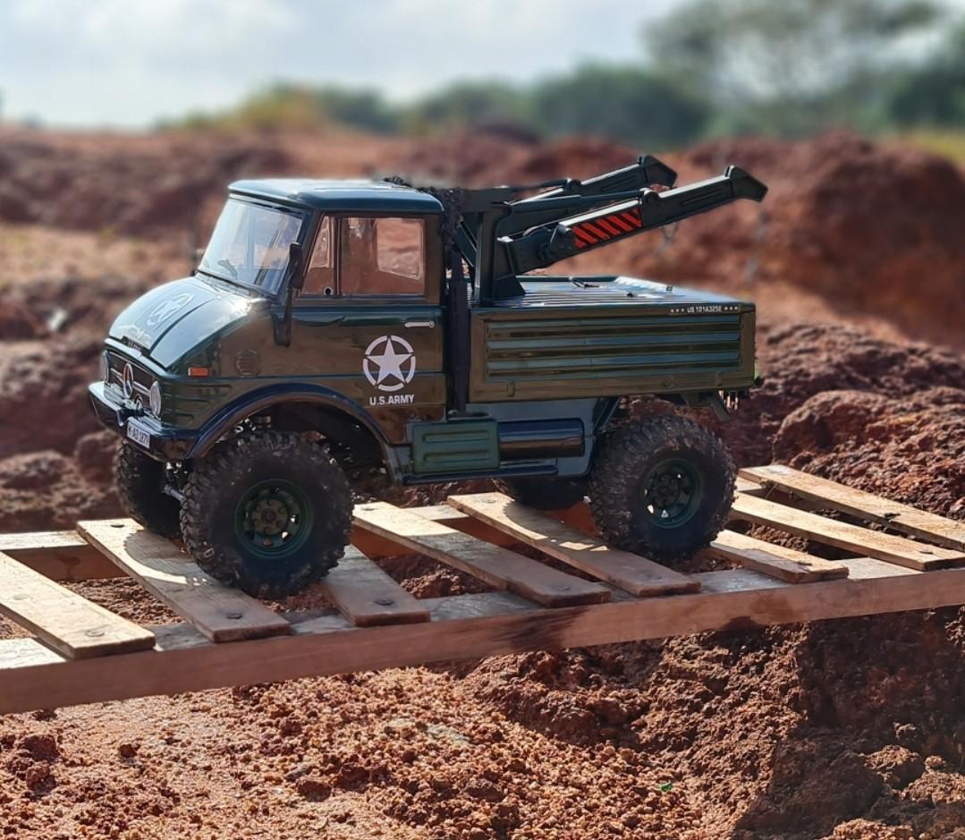 Redbull Land Rover Defender_ Army Style Unimog RC Crawler not arrma ...