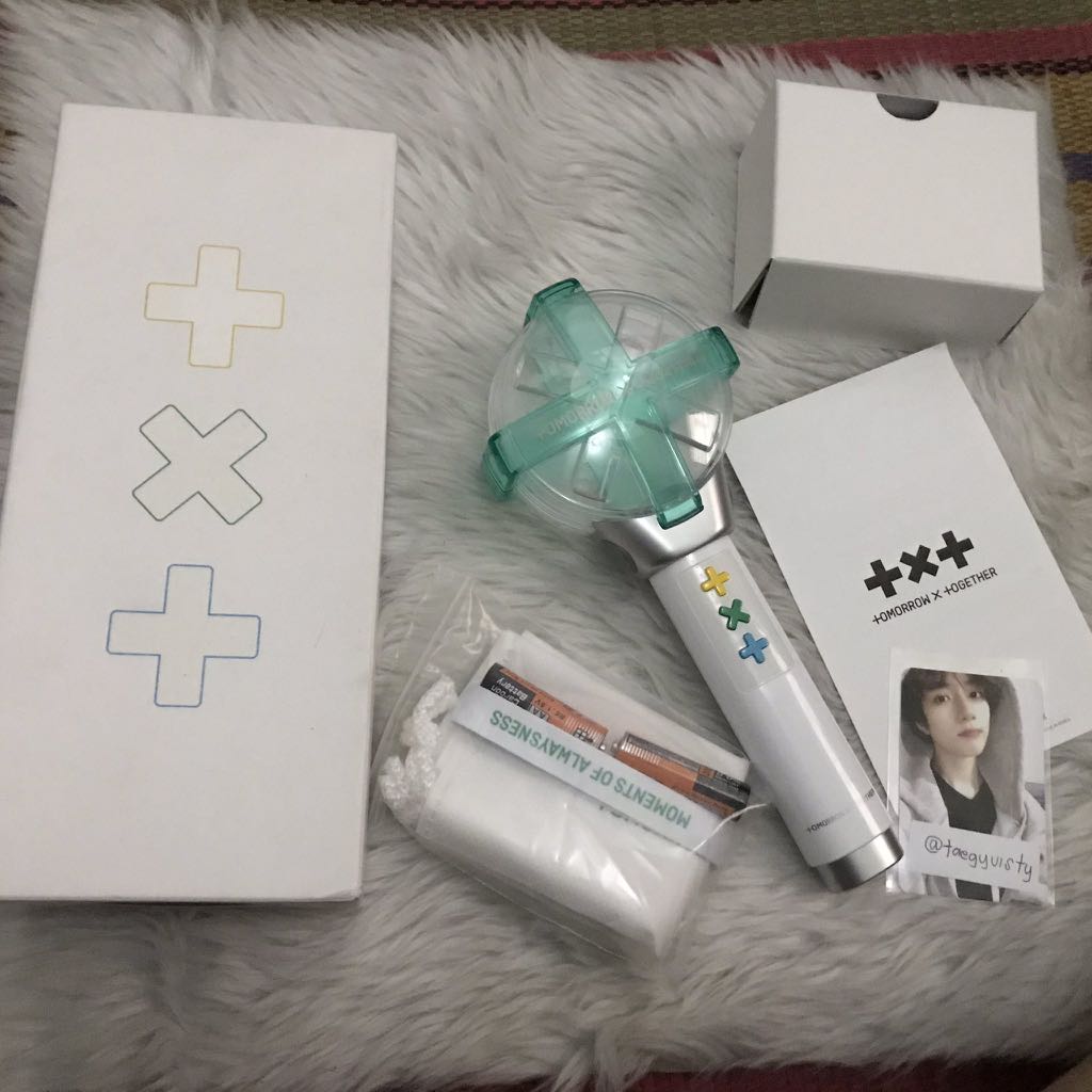 TXT OFFICIAL MOABONG LIGHTSTICK, Hobbies & Toys, Memorabilia ...