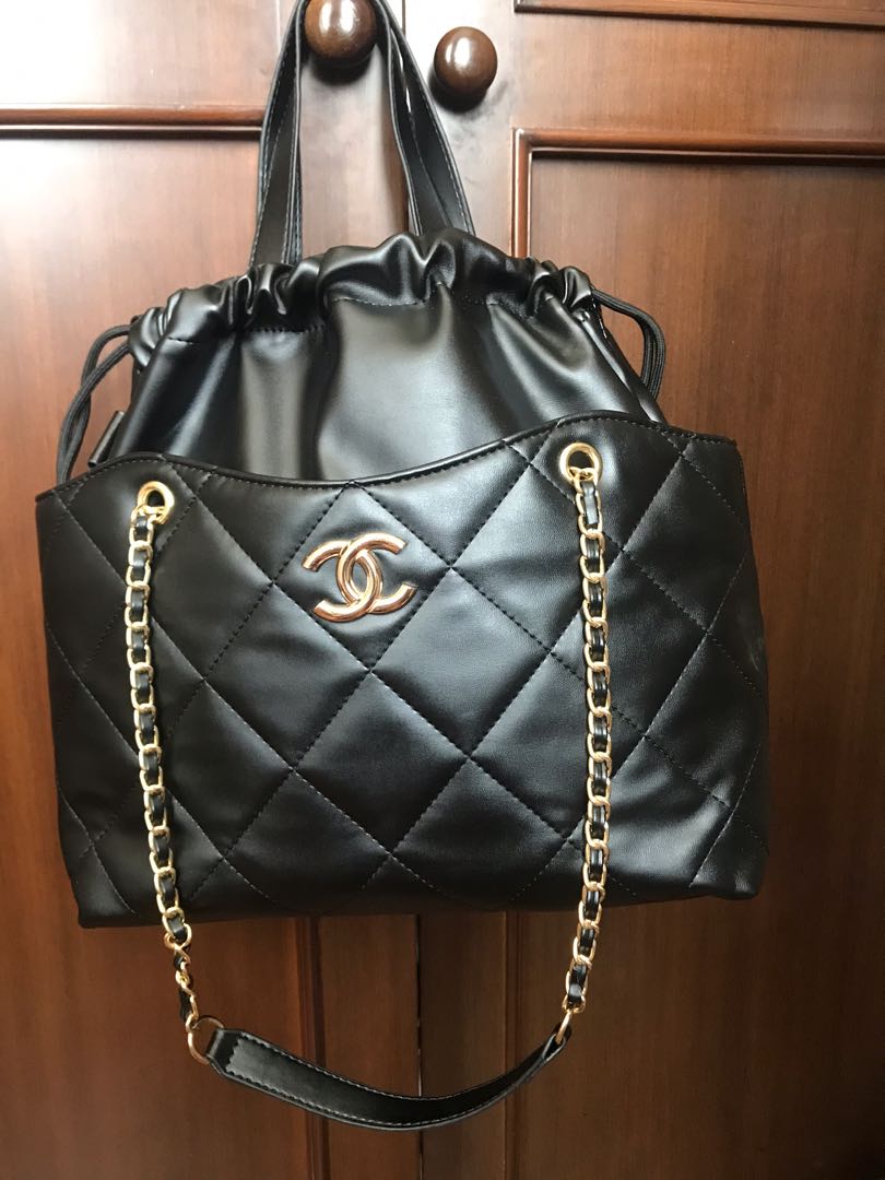 Chanel VIP Gift, Fesyen Wanita, Tas & Dompet di Carousell