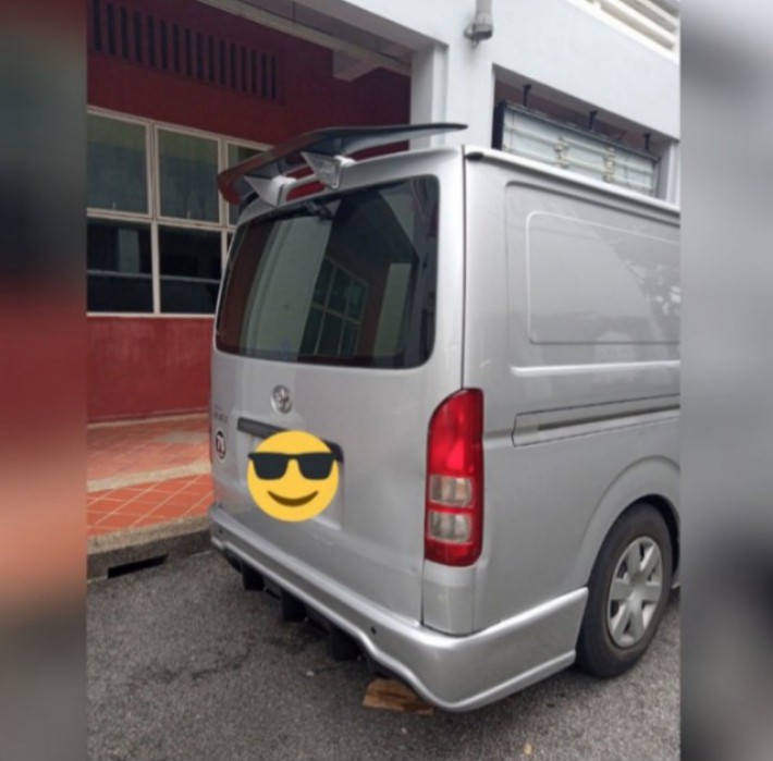 HIACE CARBON Spoiler, Car Accessories, Accessories on Carousell